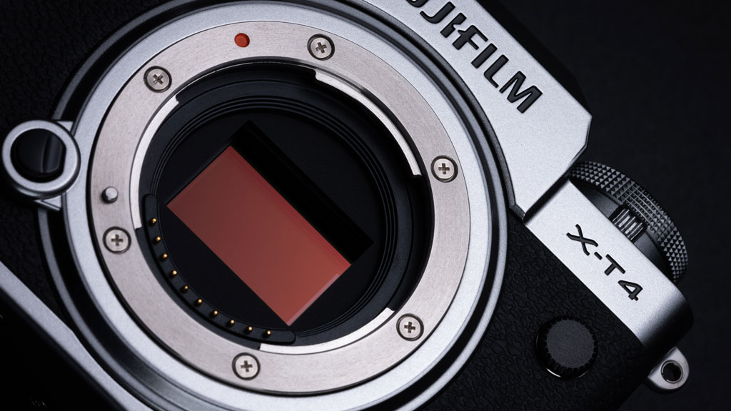 Fujifilm X-T4 vs X-H1 - The 10 Main Differences - Mirrorless Comparison