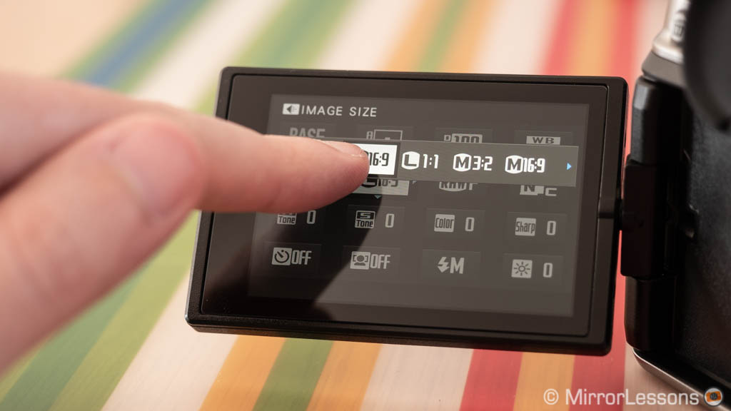 Fujifilm X-T3 vs X-T4 - The 10 Main Differences (extended) - Mirrorless Comparison