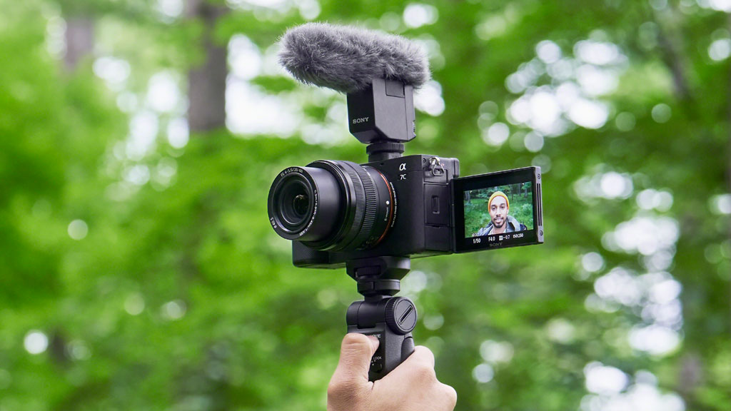 Sony A6700 vs A7C - The 10 Main Differences - Mirrorless Comparison