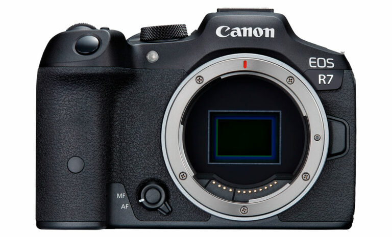 Canon EOS R7 vs R10 - The 10 Main Differences - Mirrorless Comparison