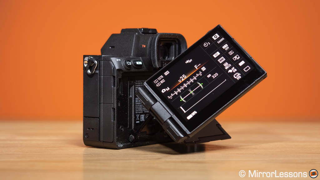 Sony A7CR vs A7R V - The 10 Main Differences - Mirrorless Comparison